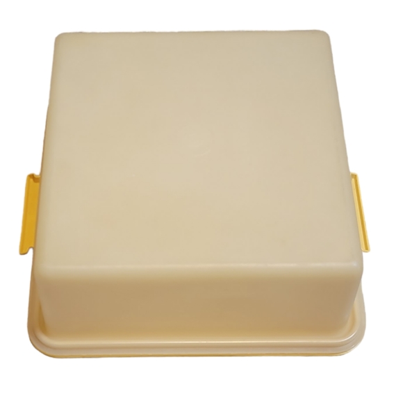 Tupperware | Kitchen | Vintage Tupperware Square Cake Takerpie Taker ...